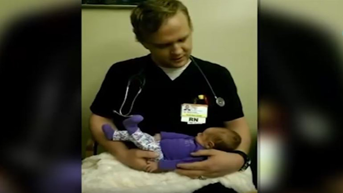 This Nurse Is Using His Singing To Soothe Patient's Suffering ...